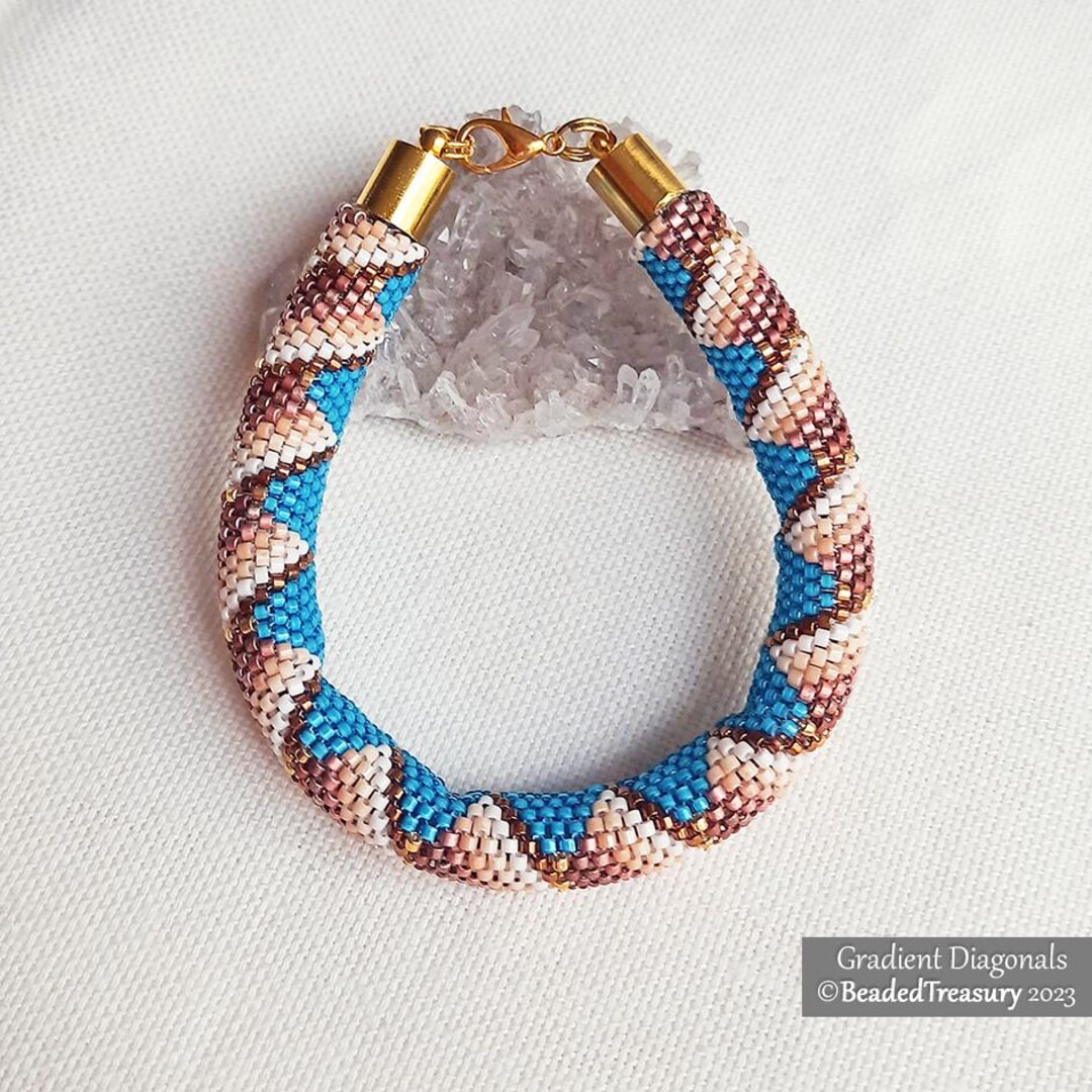 GRADIENT DIAGONALS BRACELET - Even Count Tubular Peyote Stitch Pattern ...