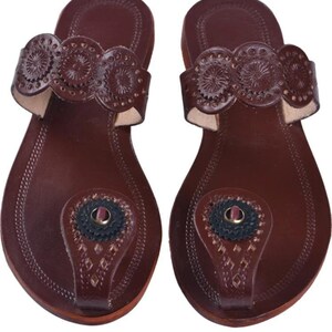 Jaipuri Juti Provide by Kolhapuri Chappal for Women Flat Leather Women ...