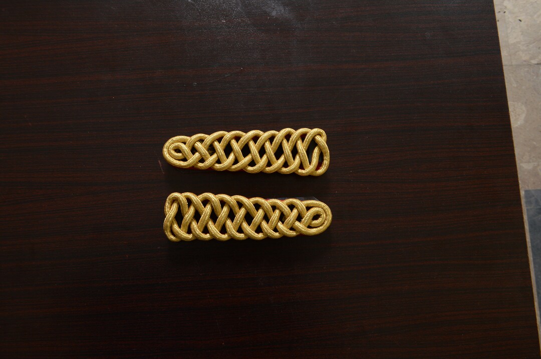 Golden Shoulder Board Adding a Touch of Uniform-inspired Style ...