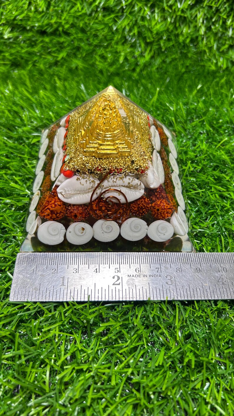 Laxmi Pyramid - Orgonite Pyramid, for Prosperity, Wealth, Peace & Success in Every Work, Vastu ...