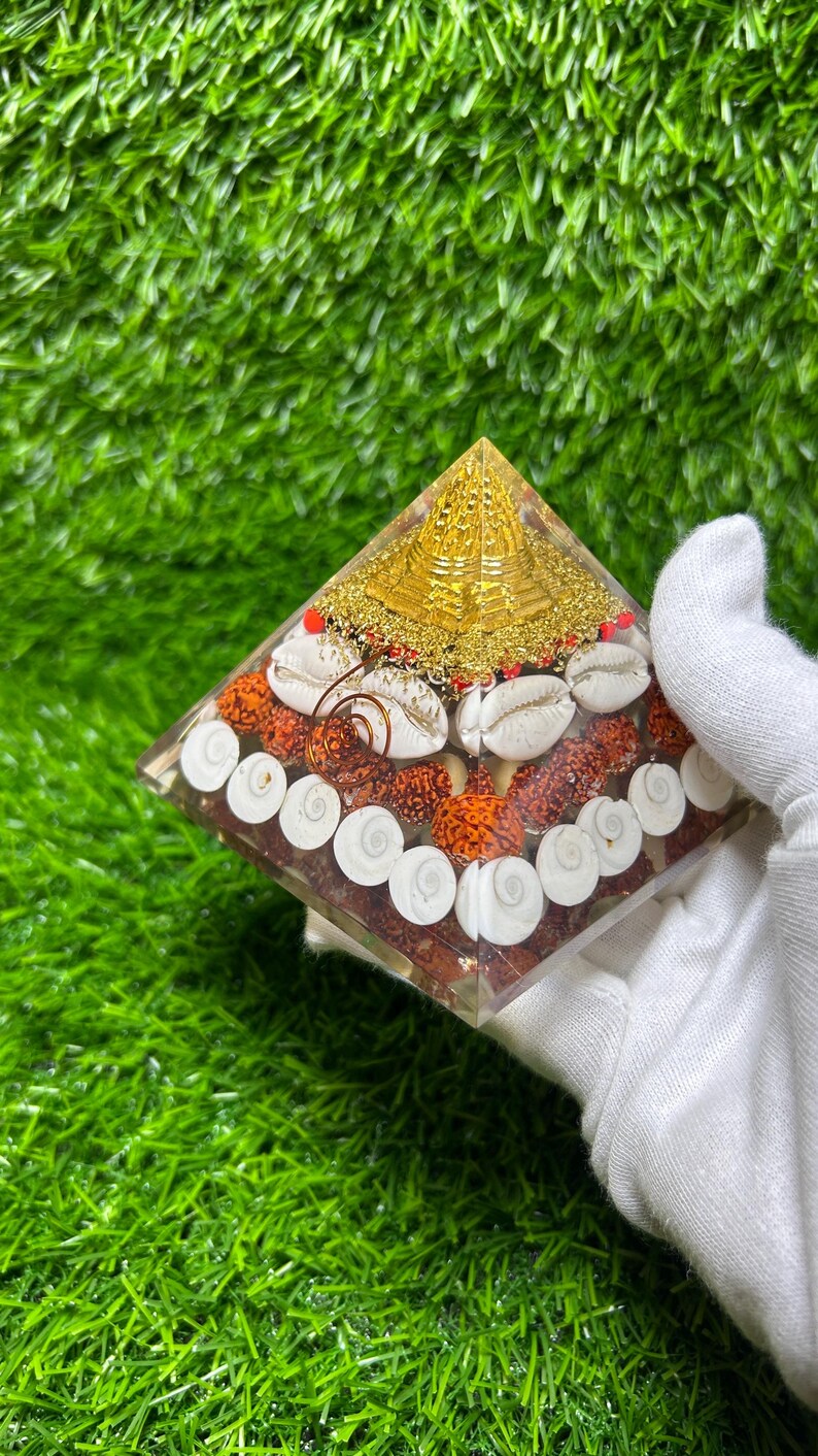 Laxmi Pyramid - Orgonite Pyramid, for Prosperity, Wealth, Peace ...