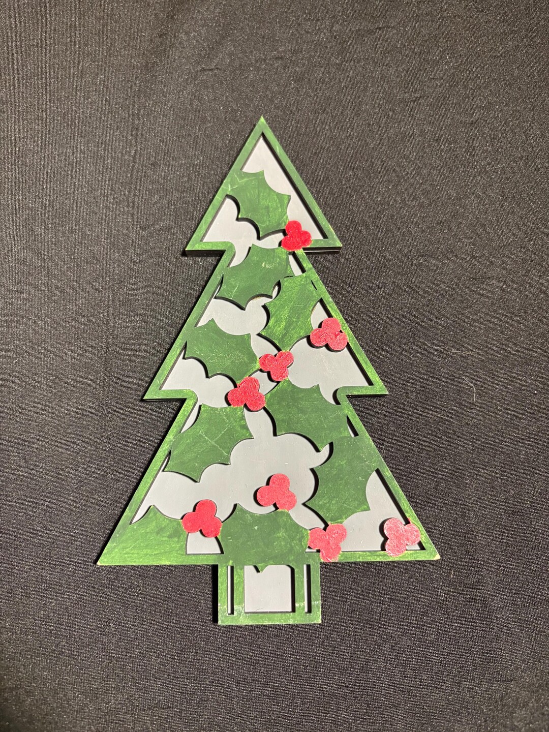 2D Christmas Tree W Holly Berries - Etsy