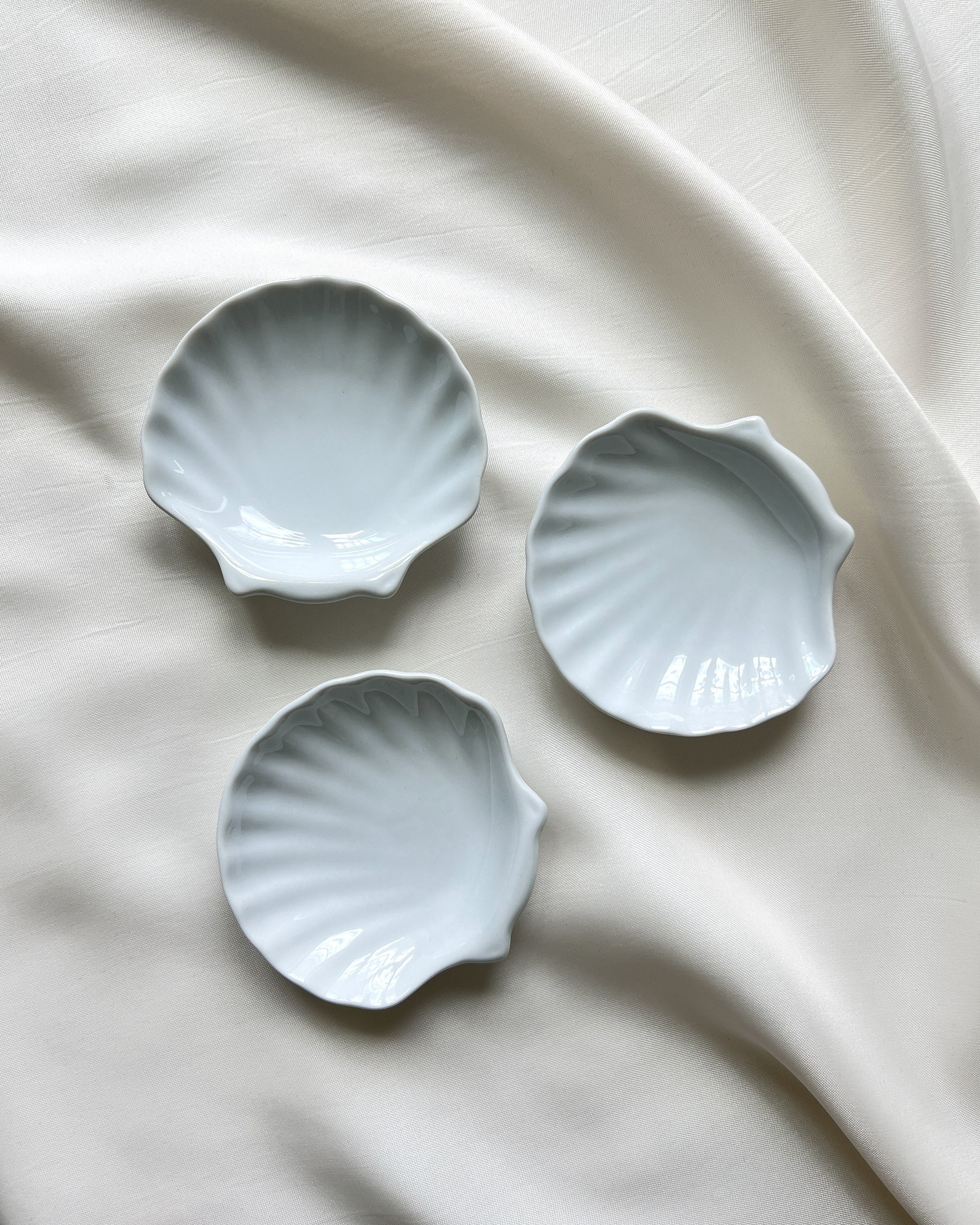Sweet Scallop Shell Porcelain Dish by Vanwell - Set of 3 - White Small ...