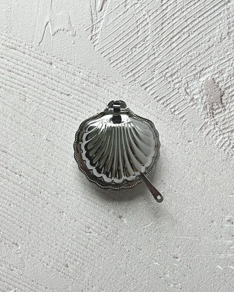 Silver Plated Shell Butter Dish With Knife and Glass Insert Chrome ...