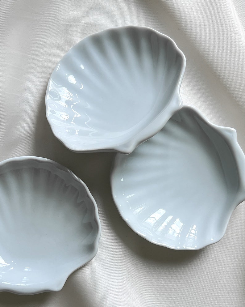 Sweet Scallop Shell Porcelain Dish by Vanwell - Set of 3 - White Small ...