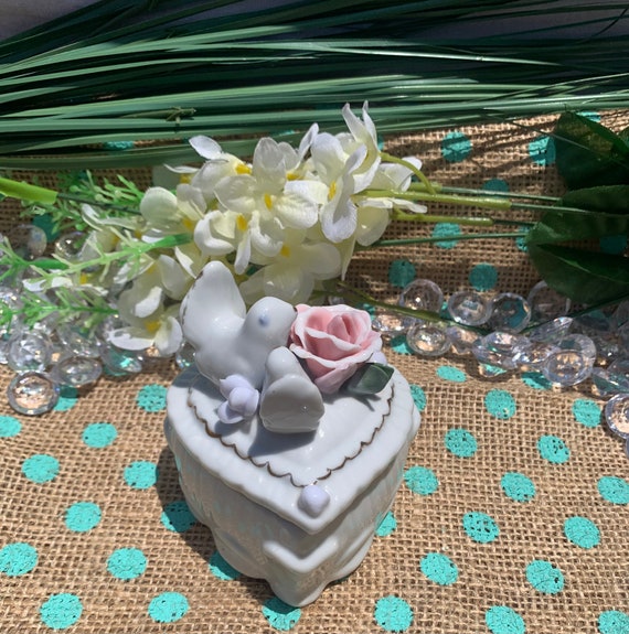 Vintage Dove Trinket Box Birdbox Jewelry Box - Gem
