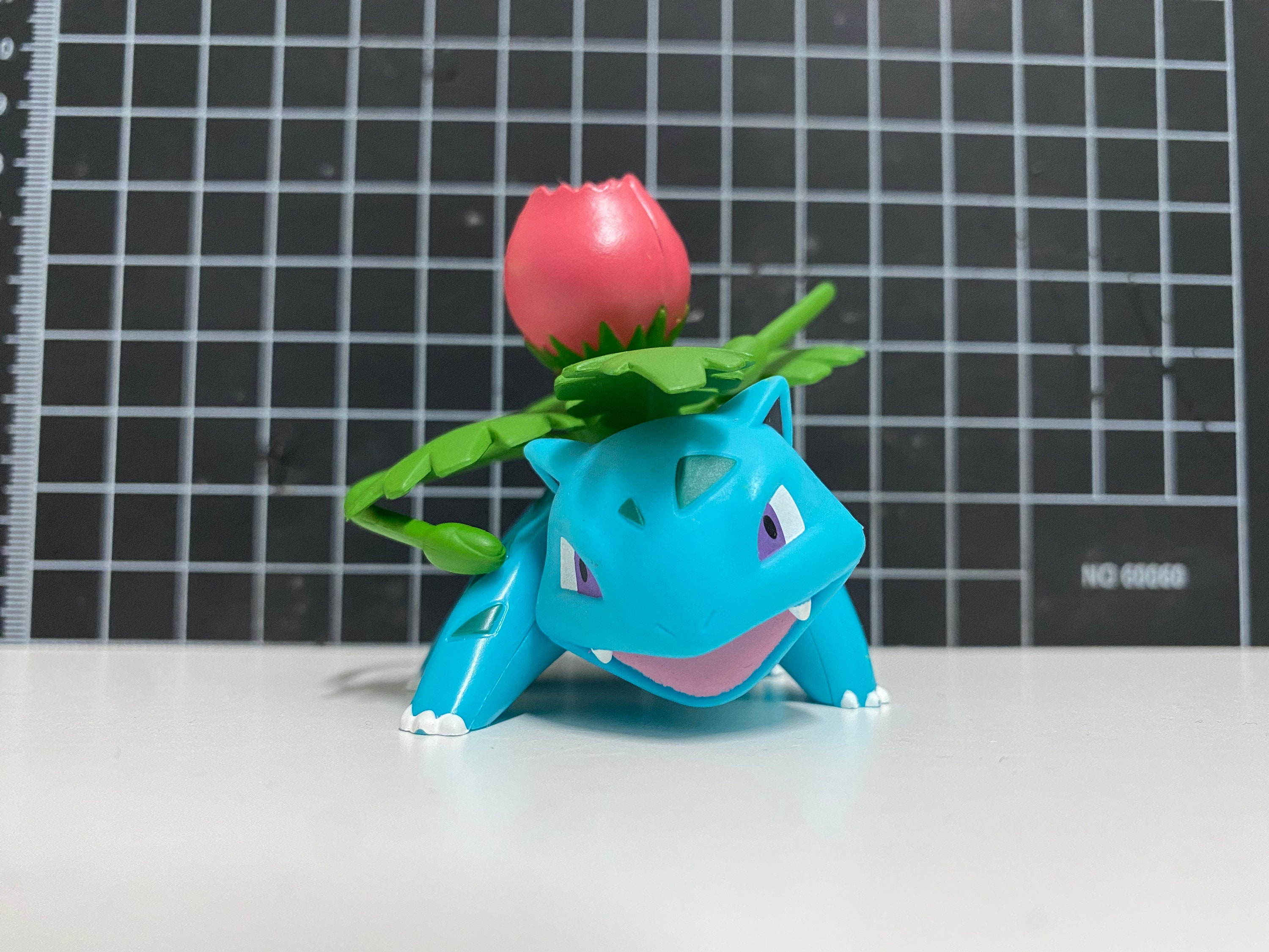 Pokemon 2015 Tomy Ivysaur Figure - Etsy