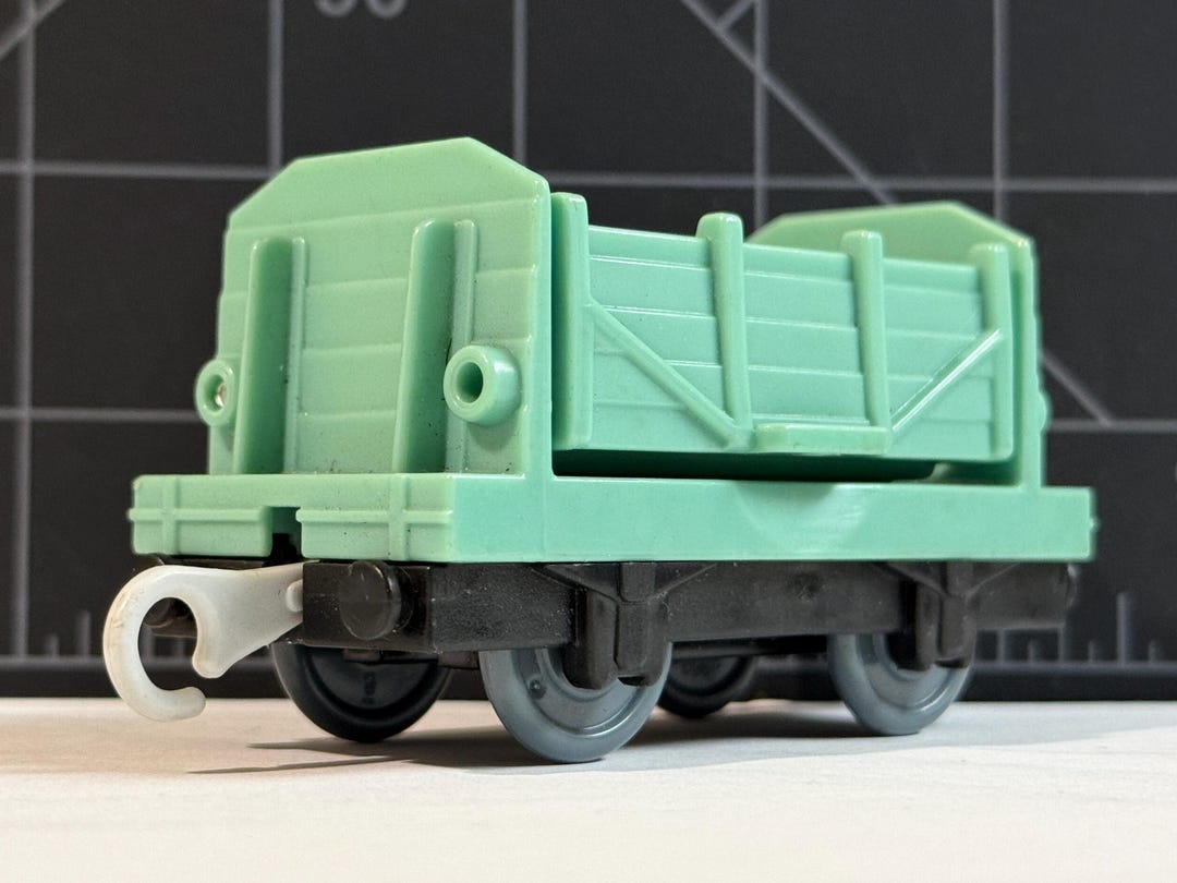 Thomas and Friends Trackmaster Zip Zoom & Logging Adventure Tipping Car ...