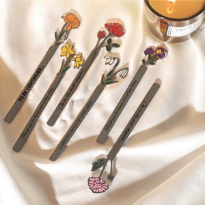 Personalized Birth Flower Metal Bookmark, Vintage Month Flower Design ...