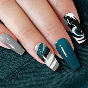 Football Nails Philadelphia Eagles Custom Press-on Football Nails Get ...