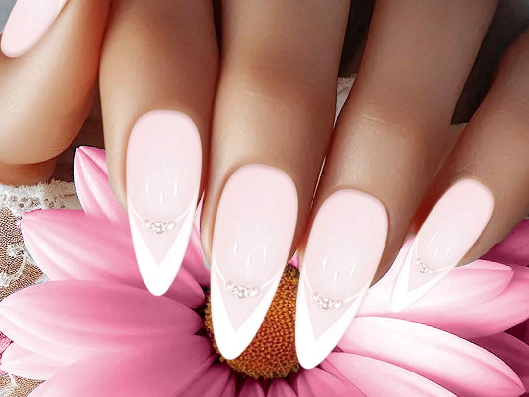 French Tiara With Gems Press-on Nails – Classy, Timeless & Effortlessly ...