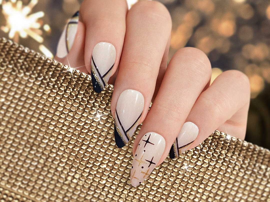 Black and Gold Press-on Nails for an Elegant Look Fake Nails - Etsy