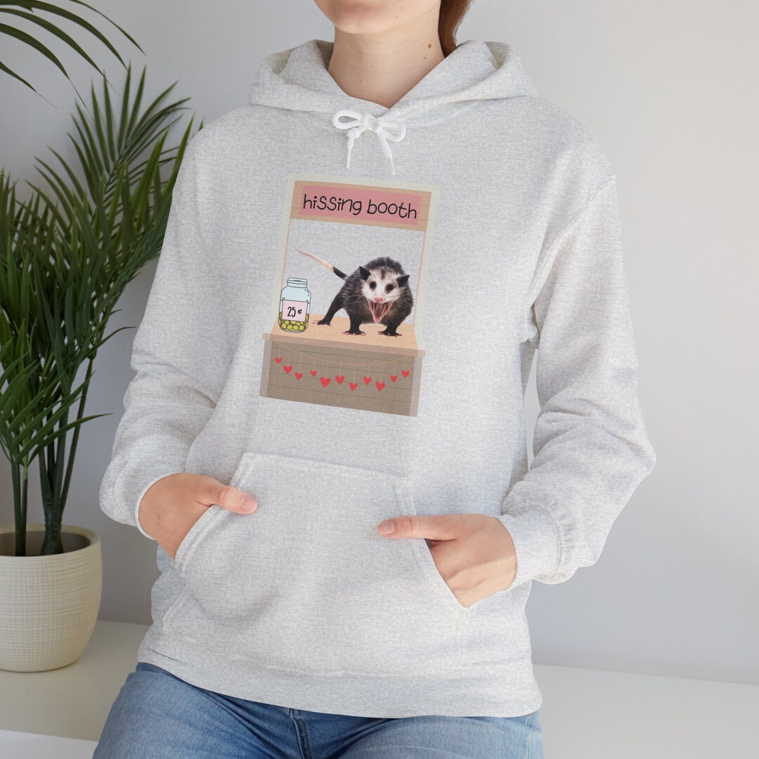 Hissing Kissing Opossum Booth Valentine's Day Unisex Sweatshirt - Etsy