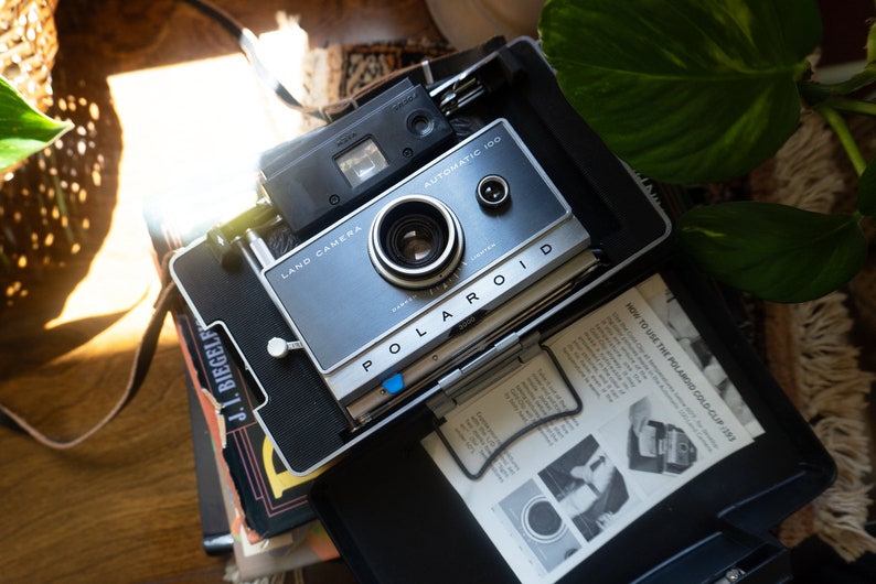 Vintage 1960s Polaroid Land Camera Automatic 100 Retro Cameras Instant ...