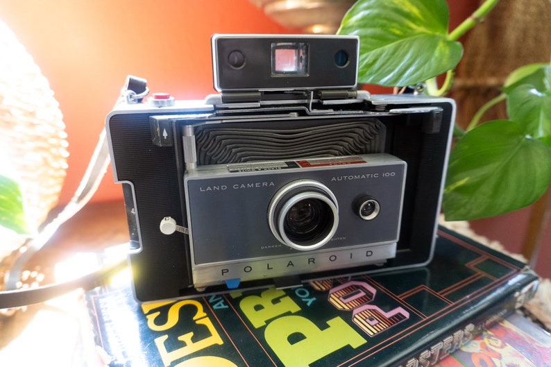 Vintage 1960s Polaroid Land Camera Automatic 100 Retro Cameras Instant ...