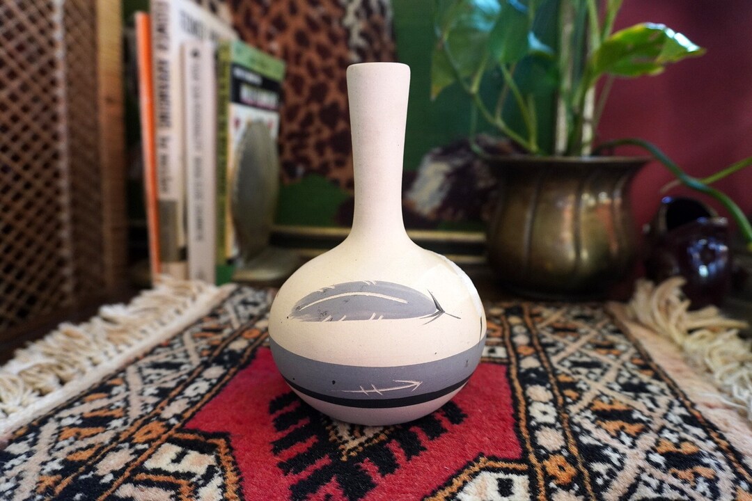 Vintage Native American Pottery Navajo Feather Bud Vase Boho ...