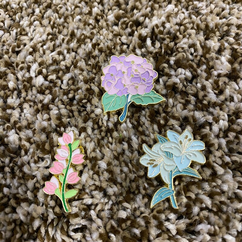 Flower Enamel Pin - Etsy