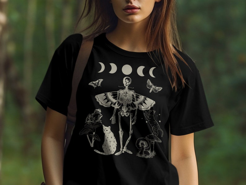 Fairycore Aesthetic Skeleton Skull Butterfly Moon Phase Goth T-shirt ...