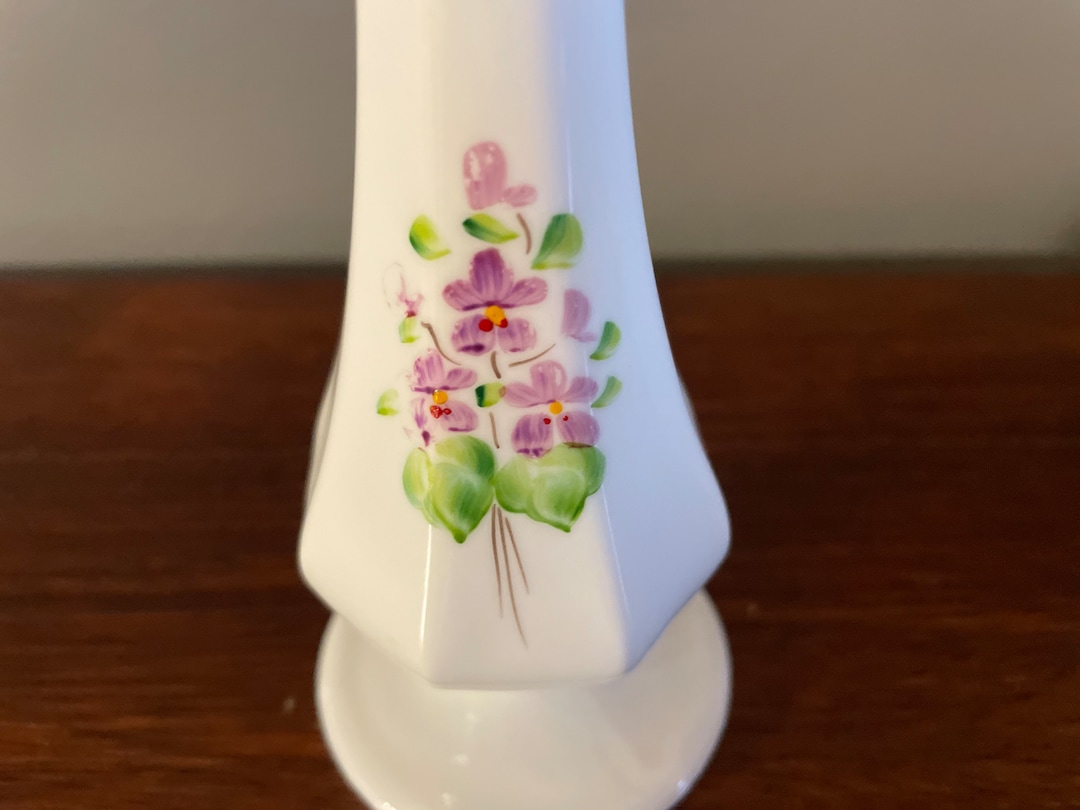 Vintage Fenton Hand Painted Milk Glass Bud Vase by Kim Blake Gorgeous ...