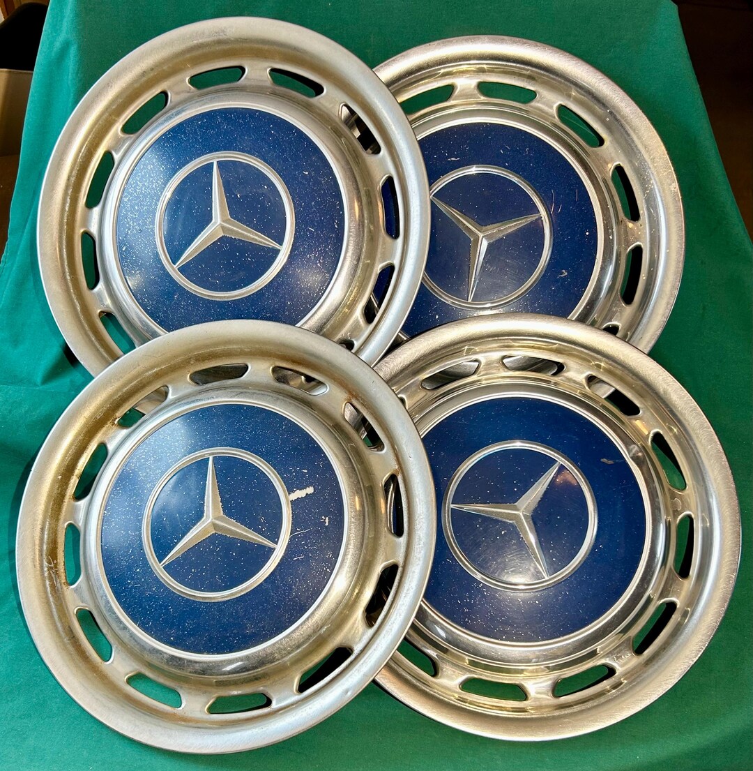 Set 4 Mercedes-benz Hubcaps Blue 15" for 300SD + Others. Scratches ...