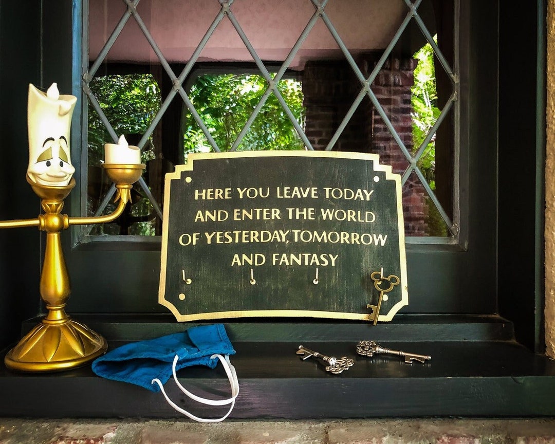 Disneyland Welcome Sign Key Holder, Rustic Handcrafted Wood Decor ...