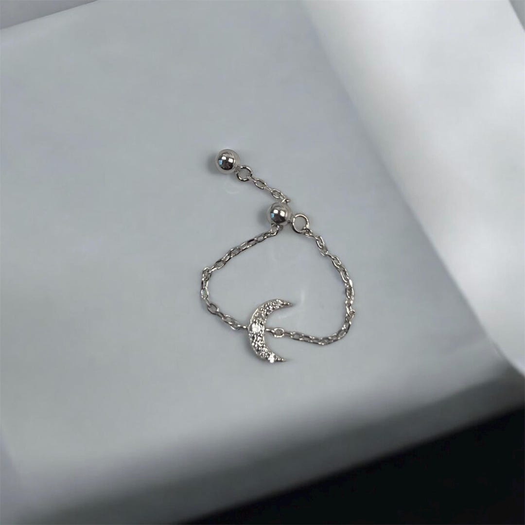 Sparkly Crescent Moon Minimalist Chain Ring • S925 Sterling Silver Fine ...