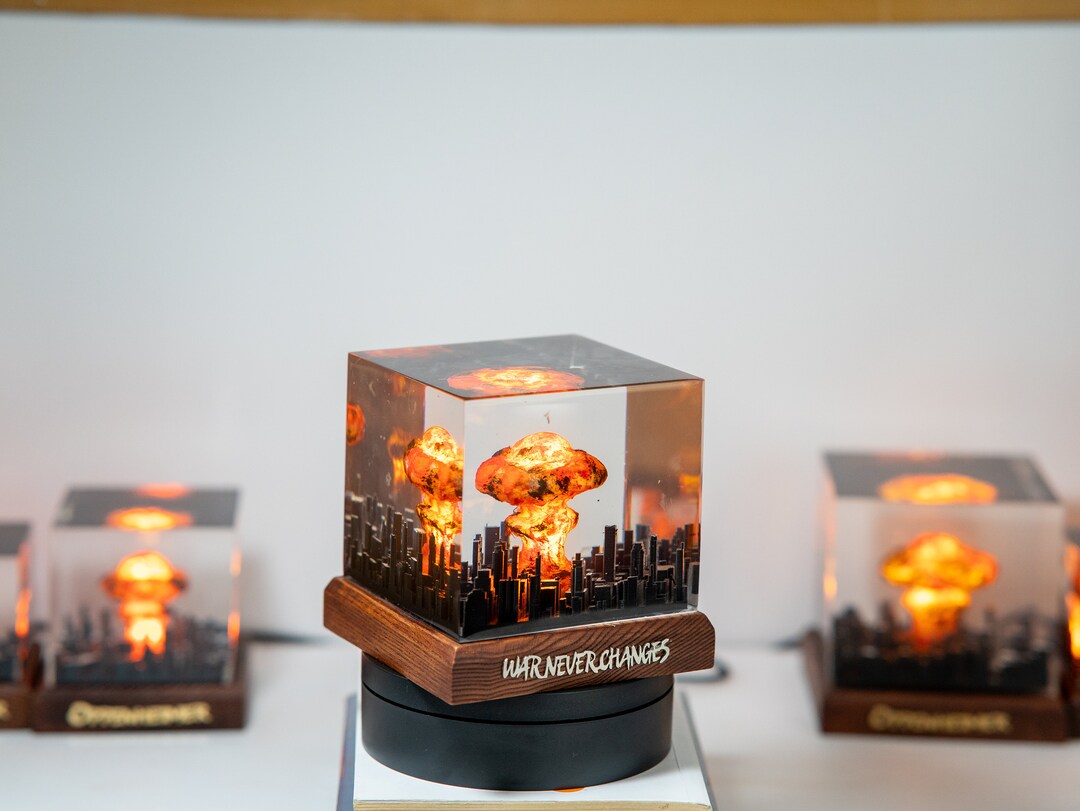 Explosion Bomb Resin Lamp Fallout 4 Nuke Lamp, Atomic Bomb Lamp Diorama ...