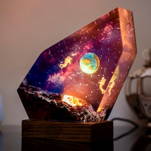 Space Epoxy Resin Night Lights, Galaxy Resin Lamp, Astronauts and Earth ...