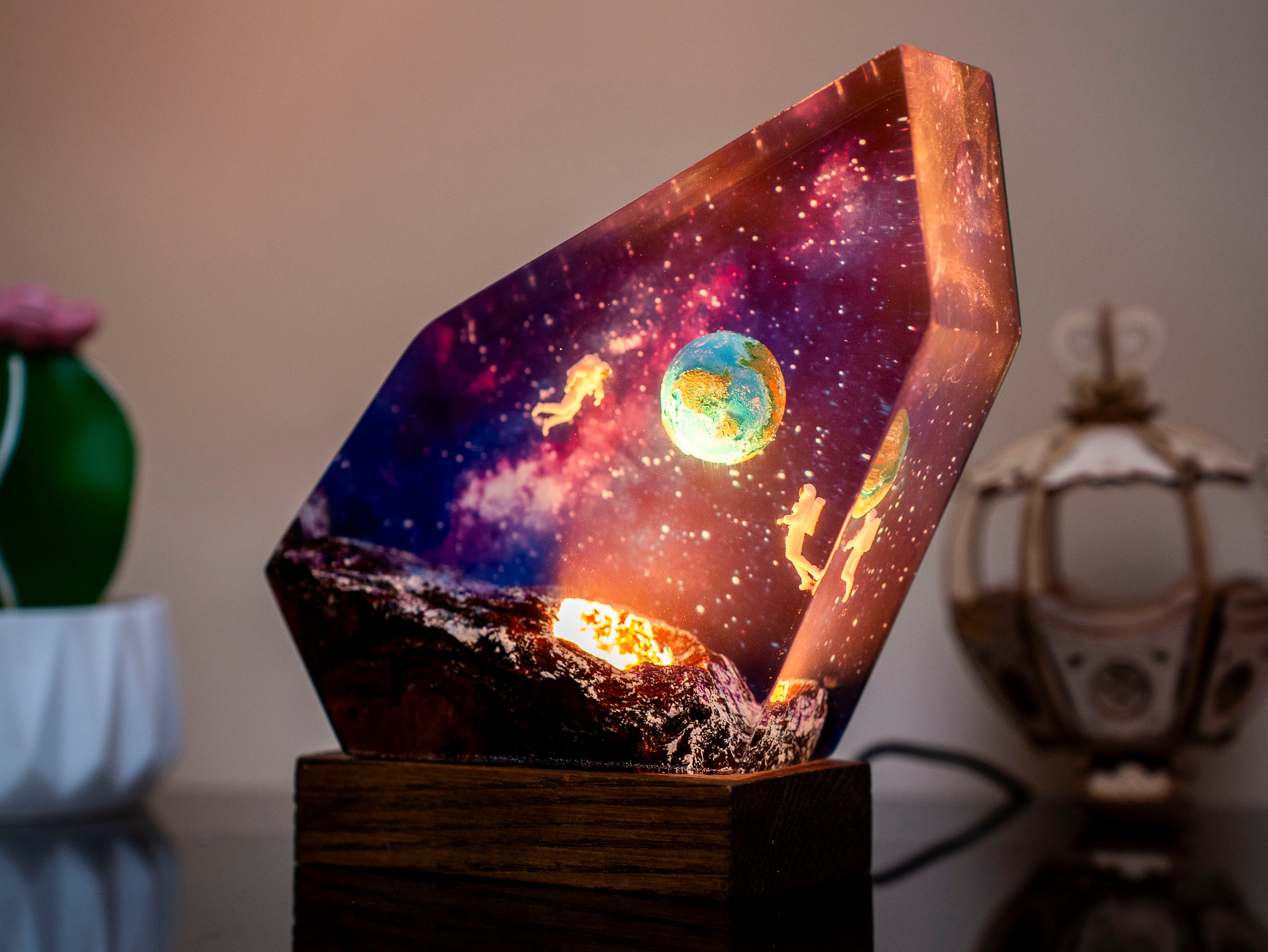 Space Epoxy Resin Night Lights, Galaxy Resin Lamp, Astronauts and Earth ...