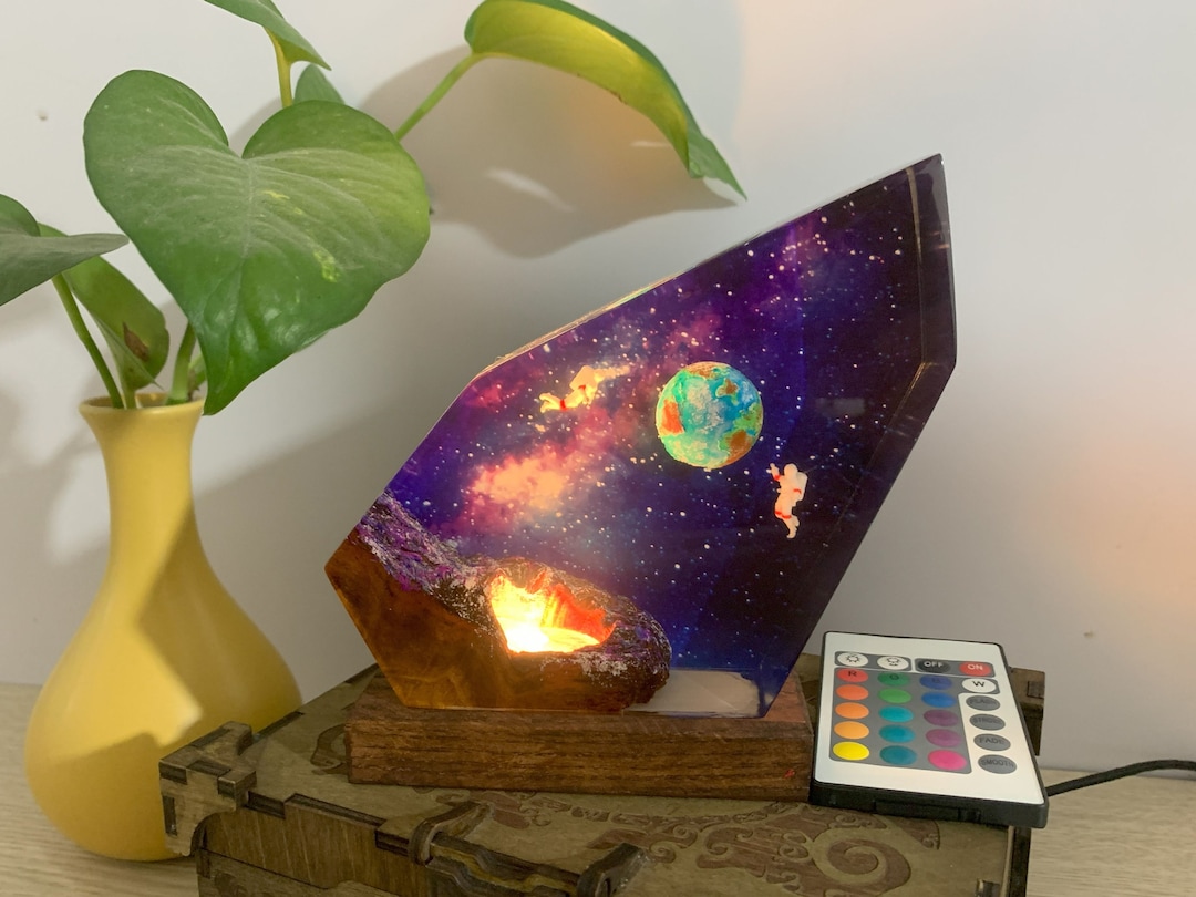 Space Epoxy Resin Night Lights, Galaxy Resin Lamp, Astronauts and Earth ...
