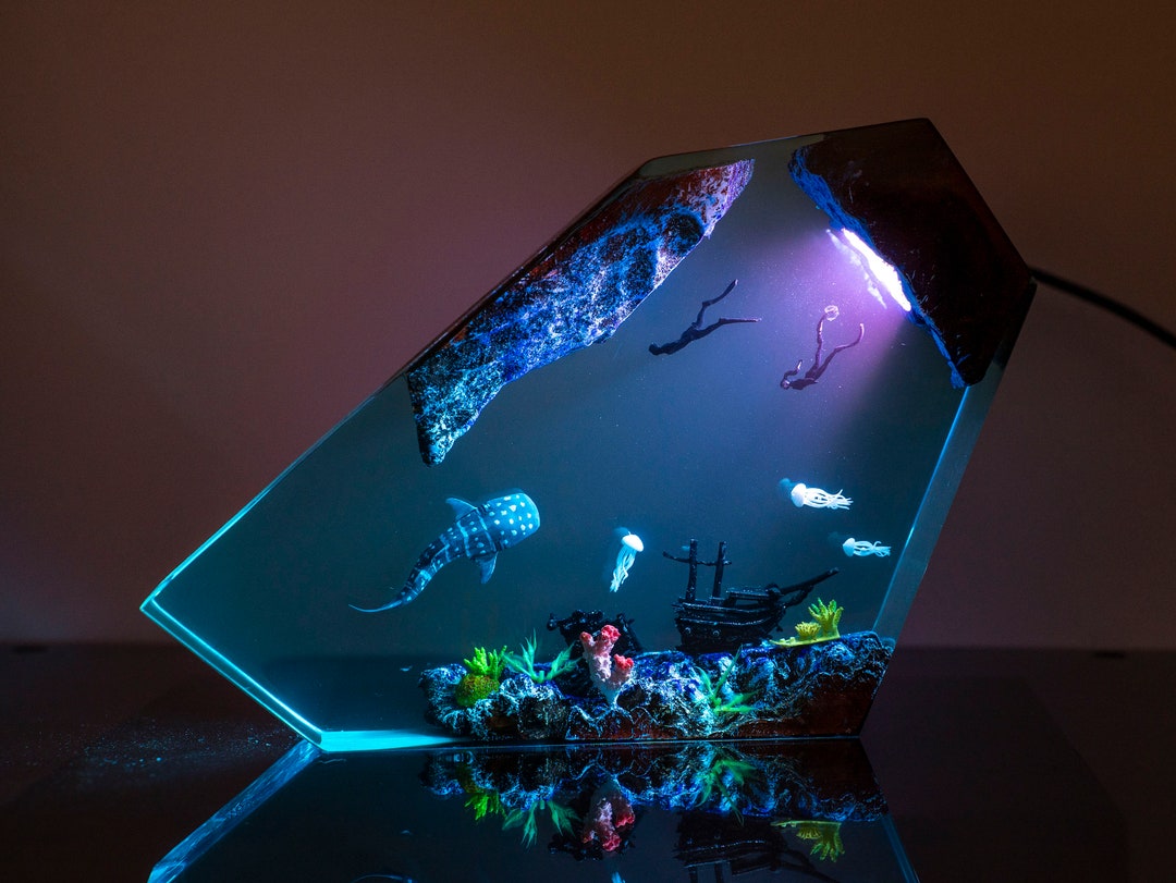 Whale Shark Lamp, Diver Couple Resin Night Lights Humpback Whale Lamp ...