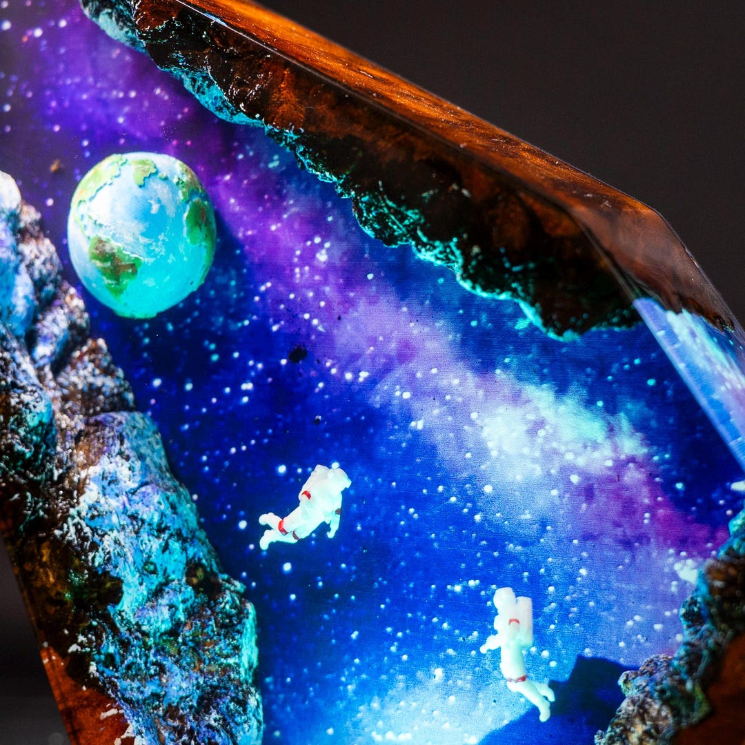 Space Epoxy Resin Night Lights, Galaxy Resin Lamp, Astronauts and Earth ...