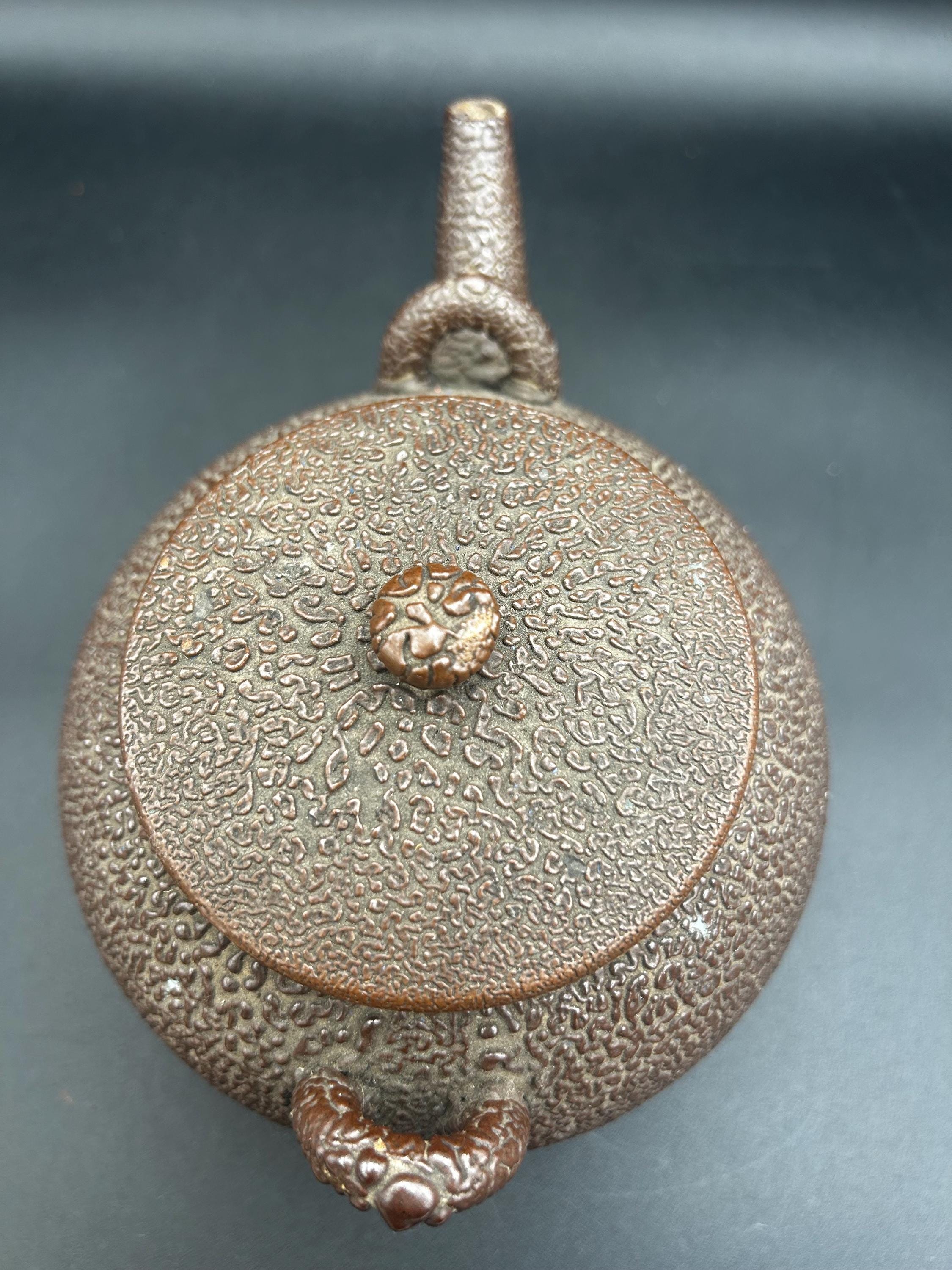 Japanese Jakatsu Wormy Ware Teapot - Etsy