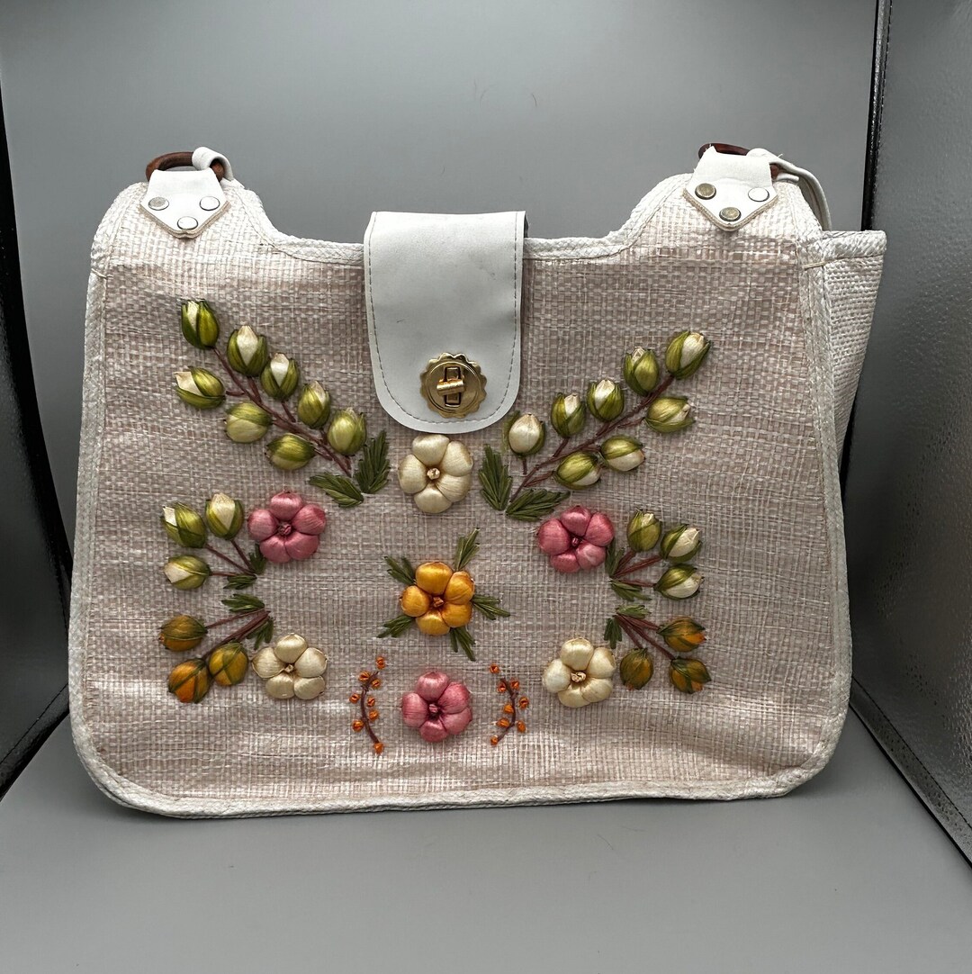 Large White MCM Straw Flower Purse - Etsy