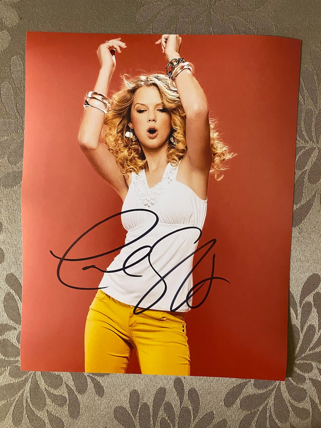 Taylor Swift Hand Signed 8x10 Photo With COA - Etsy