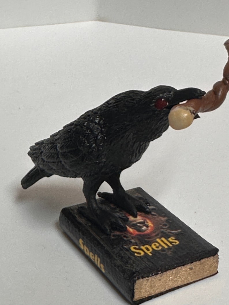 Dollhouse Art Creepy Miniature Raven 1:12 Scale Halloween Decorations ...