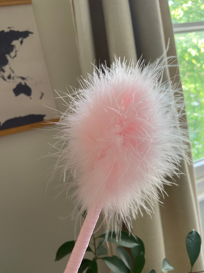 Write Like a 90s Icon With the Classic Pink Clueless Fluffy Pom-pom Pen ...