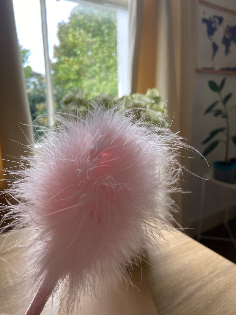 Write Like a 90s Icon With the Classic Pink Clueless Fluffy Pom-pom Pen ...