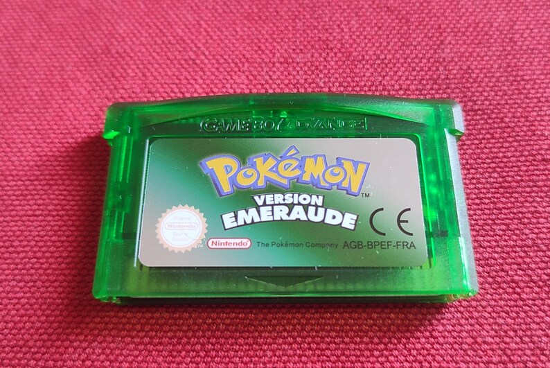 Game in French Pokémon Emerald Version Emerald on Game Boy Advance GBA ...