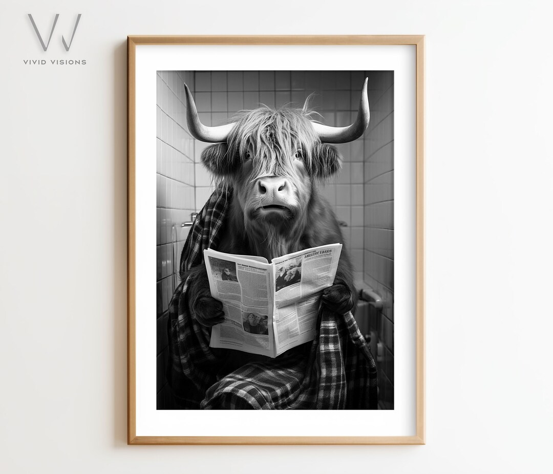 Highland Kuh sitzend auf der Toilette lesen Lustige Badezimmer Wandkunst Animal Print Badezimmer ...