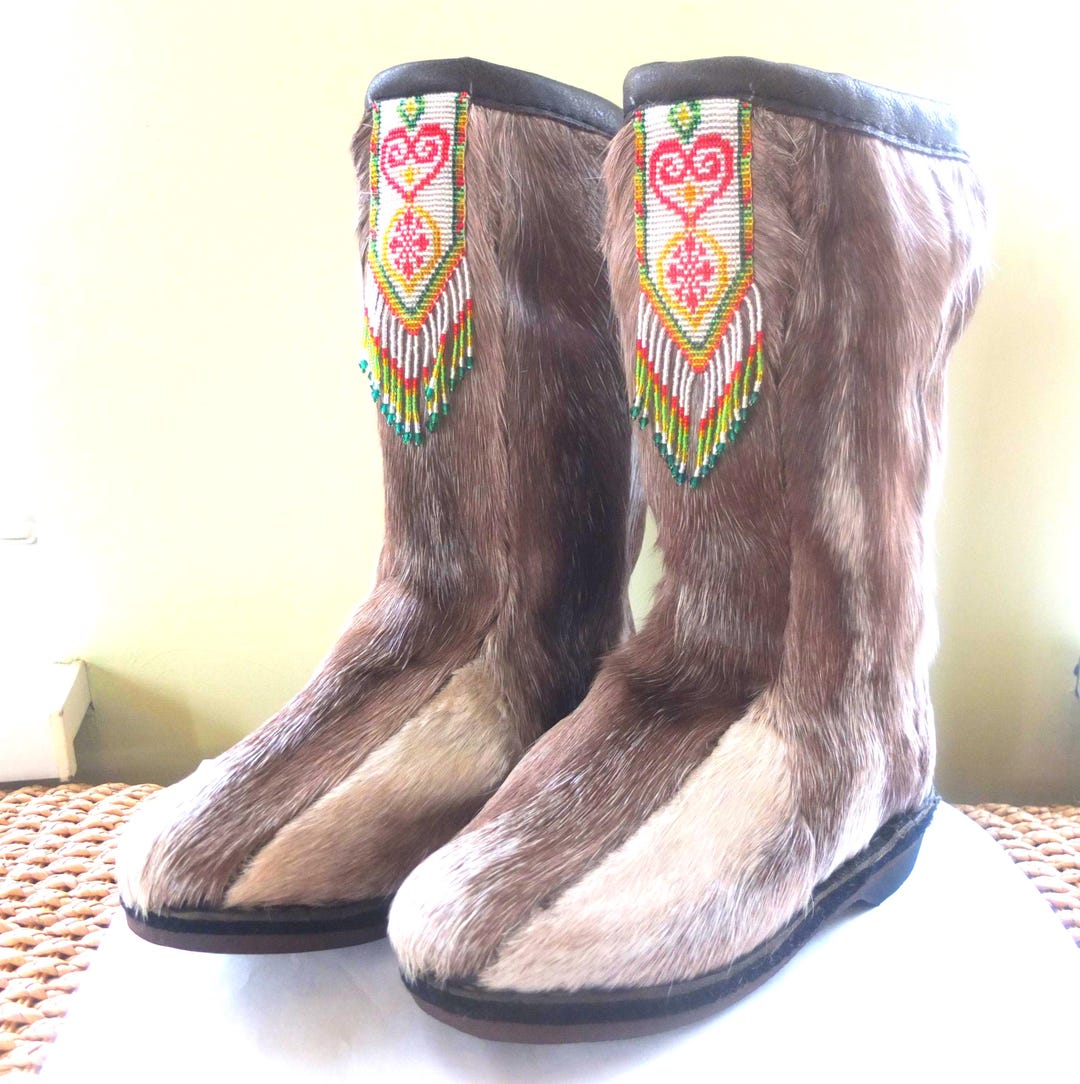 Handmade Sami Fur Mukluks Boots, Beaded Embroidery, Sheepskin Lined ...
