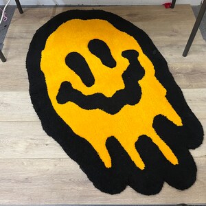 DRIPPY SMILEYFACE RUG - Etsy