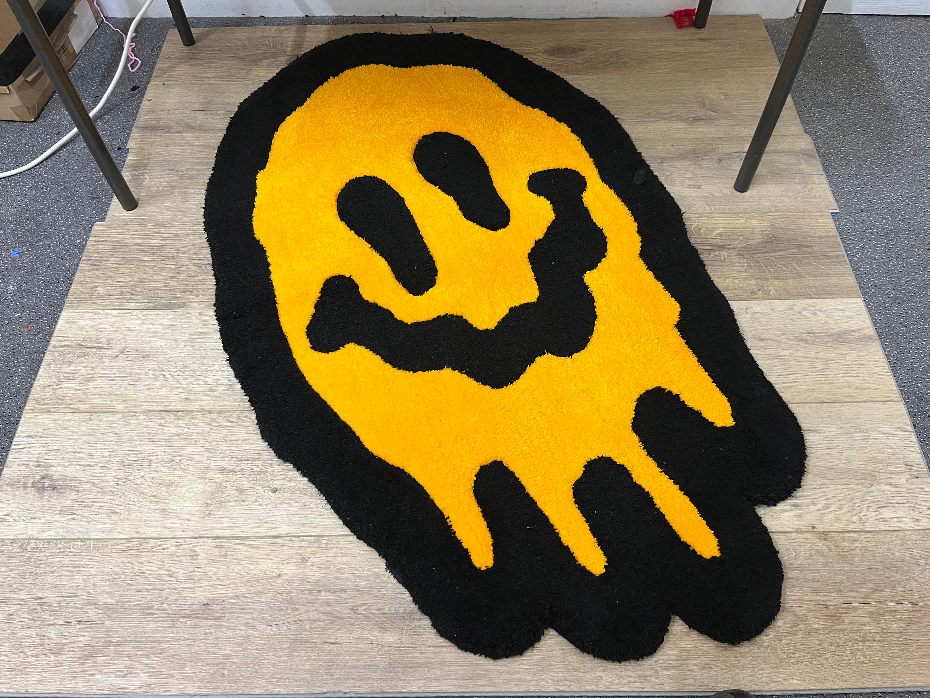 DRIPPY SMILEYFACE RUG - Etsy