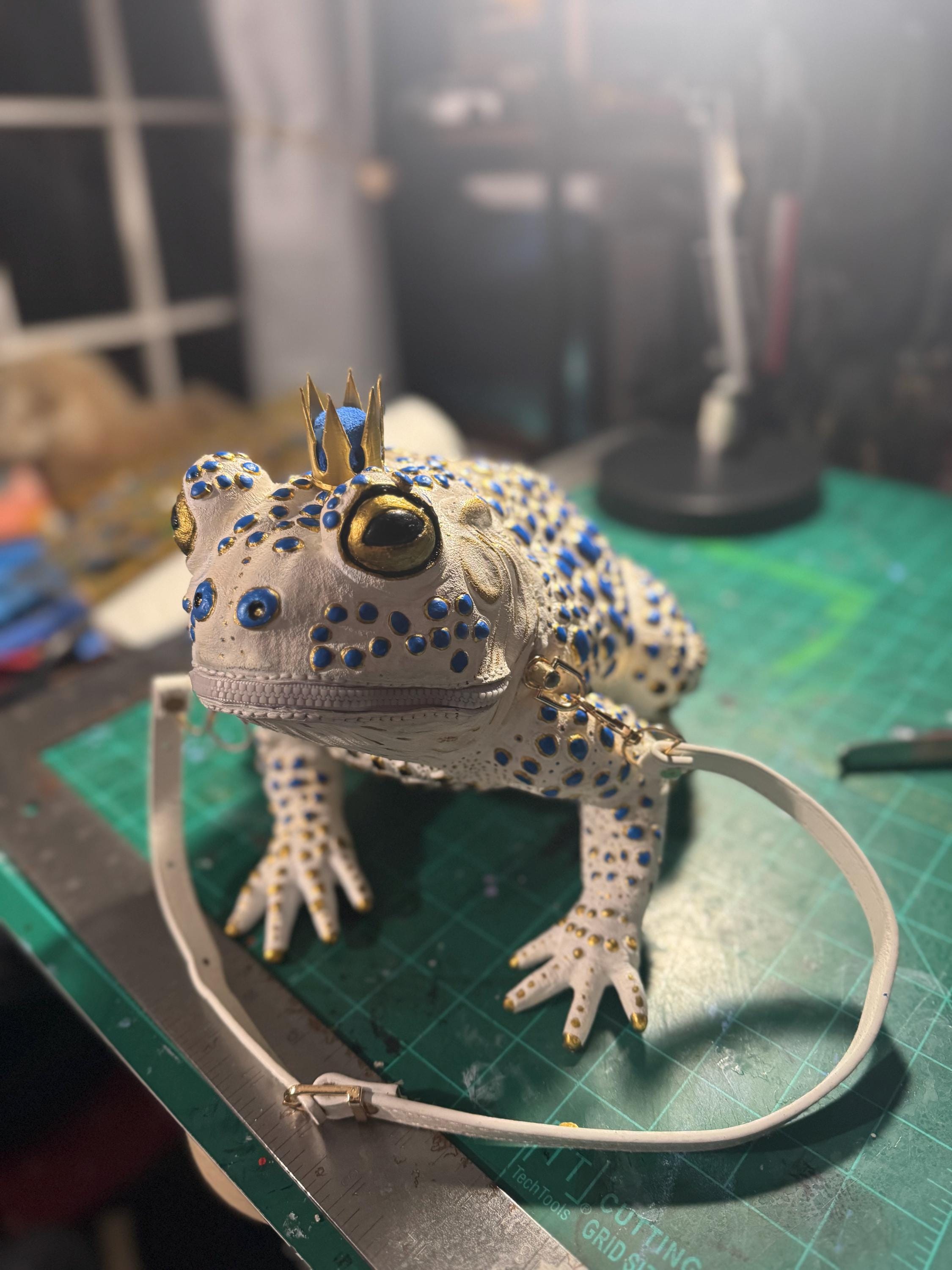 Toad Prince Purse - Etsy