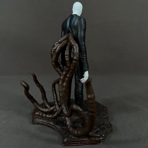 Slenderman Resin Figurine | Handcrafted Horror Collectible | 3D Printed ...