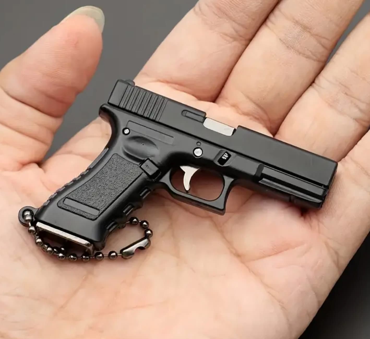 Gun Keychain Glock G17 - Etsy