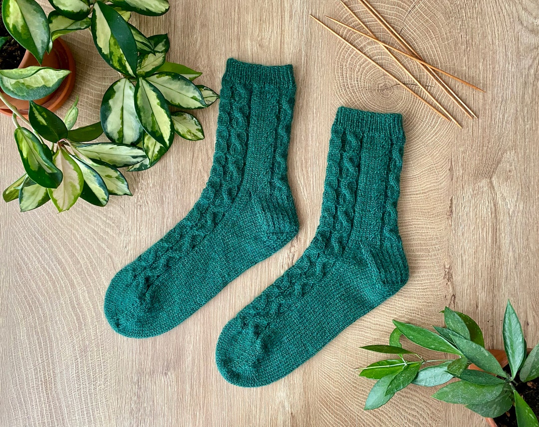 Druid Socks - Sock Knitting Pattern in English and German (pdf) - Etsy