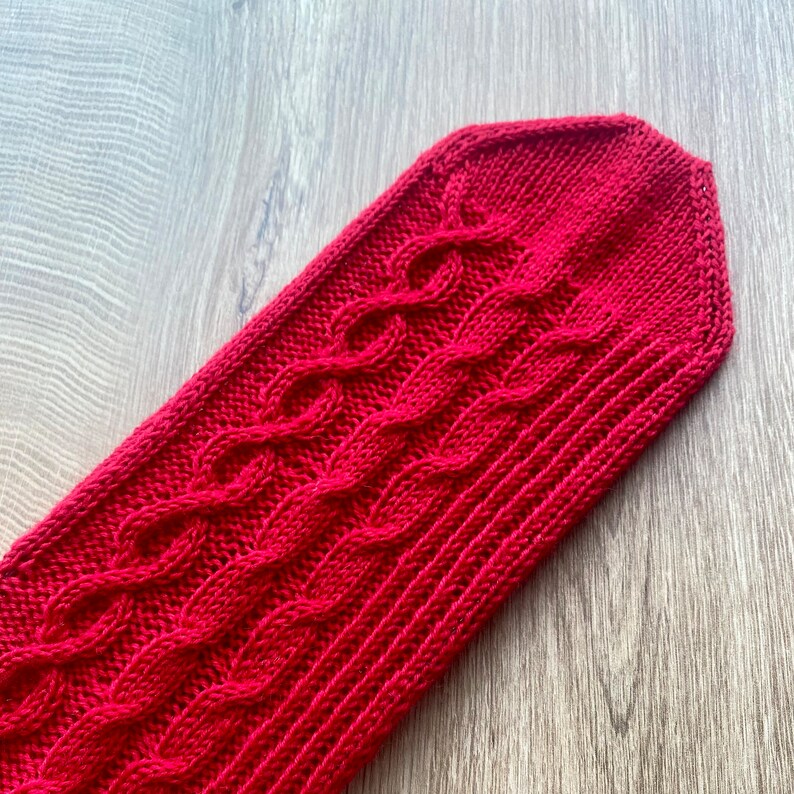 The Sorcerer Socks - Sock Knitting Pattern in English and German - Etsy