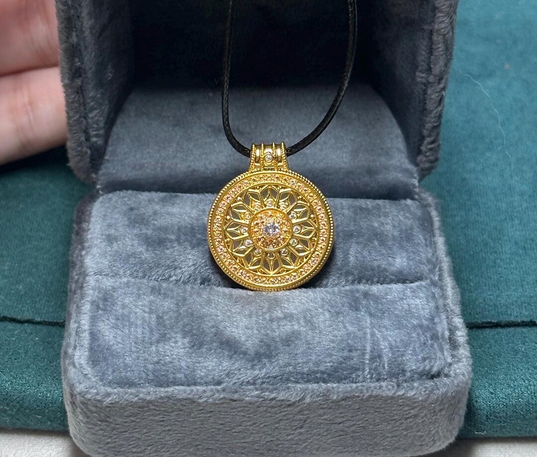 Golden Compass 18K Solid Gold Compass Setting Hetian Jade Pendant With Rhinestone Necklace With ...