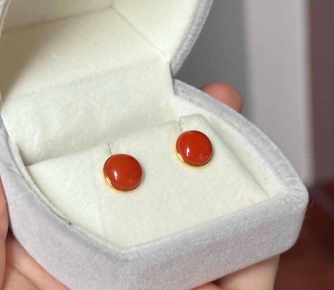 Solid Tomato Red Nan Hong Southern Red Agate 18K Gold Stud Earrings ...